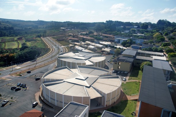 UFLA celebra os 20 anos da transformação em universidade com culto ...