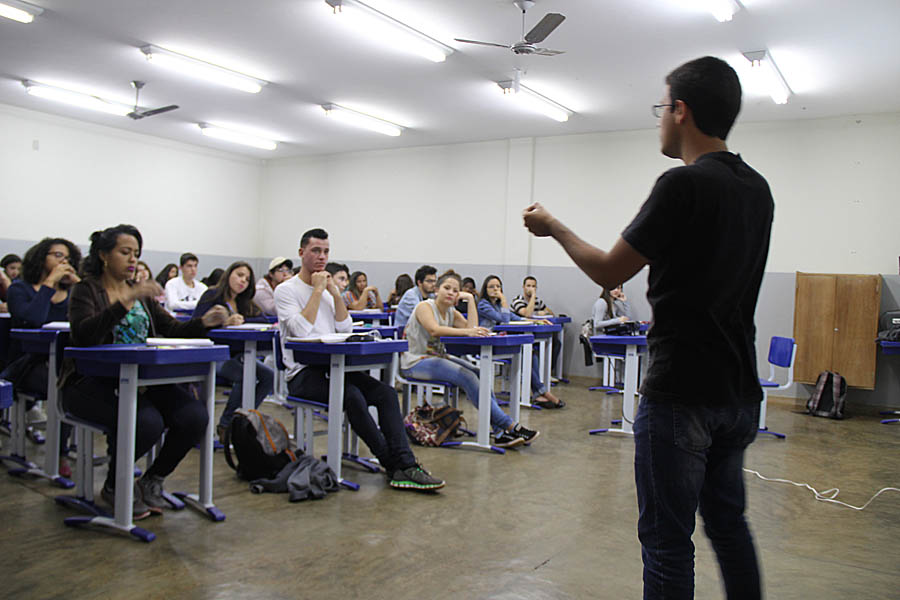 Pré-Uni: 150 estudantes iniciam cursinho pré-vestibular na UFLA ...